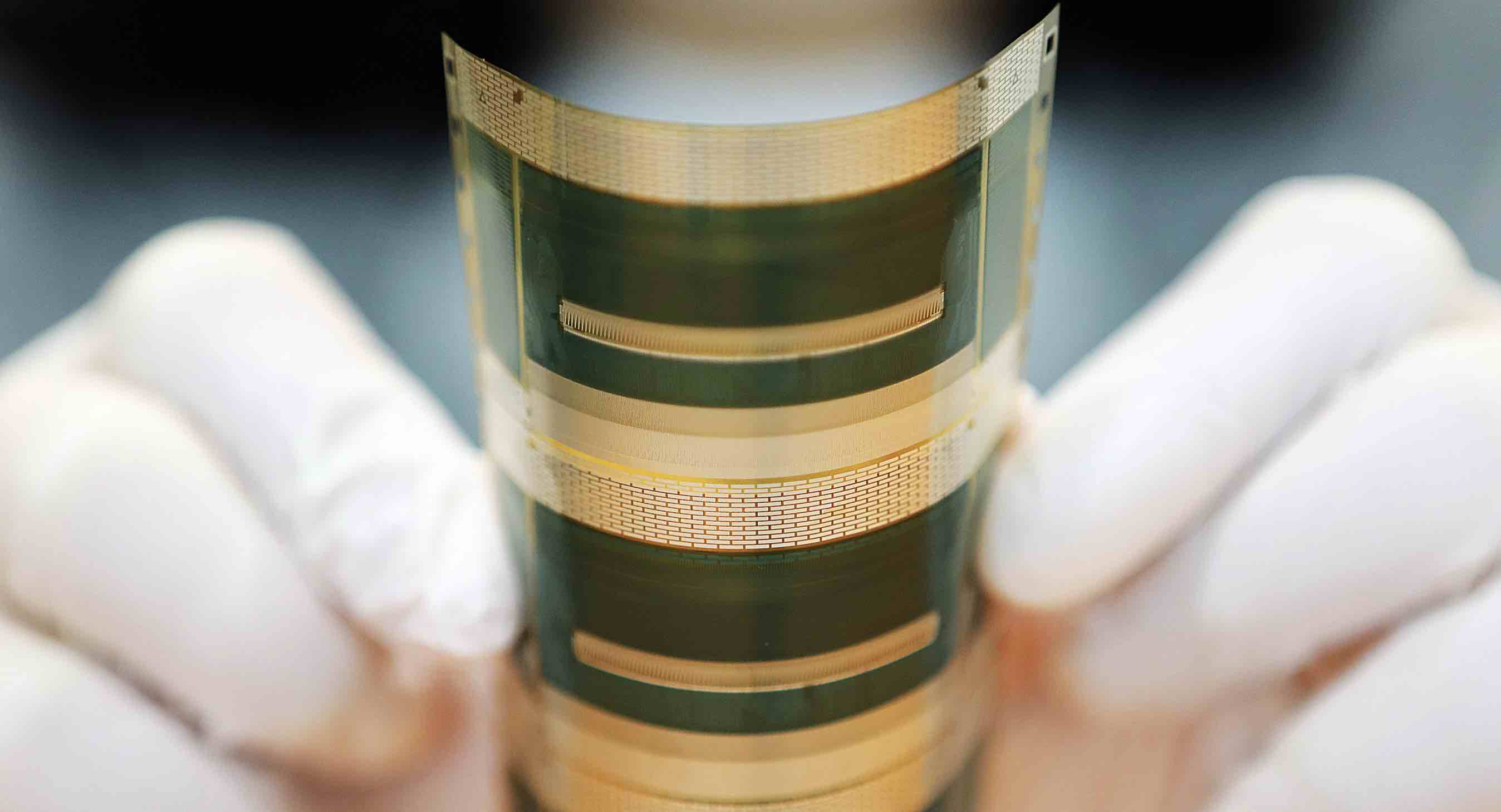 Lg Innoteks 2 Metal Cof Redefines The Limits Of High Quality Displays And Miniaturization